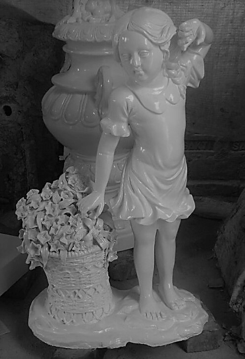 Fiberglass Girden Girl Statues | FRP Girden Girl Sculpture